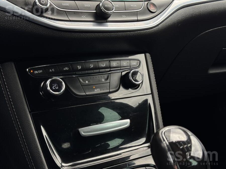 Grey Opel Astra 2017 in Valmiera, with an engine capacity of 1.60 L and mileage of 225 thousand km for 6800 €, photo 15 on AUTOMOTO.COM.LV