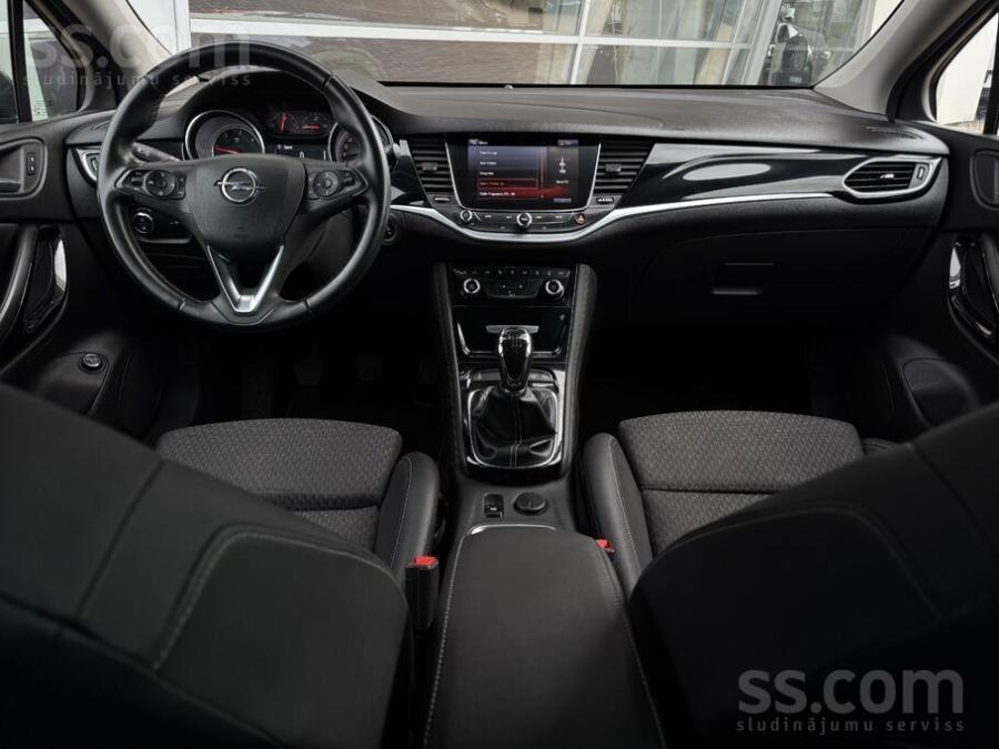Grey Opel Astra 2017 in Valmiera, with an engine capacity of 1.60 L and mileage of 225 thousand km for 6800 €, photo 18 on AUTOMOTO.COM.LV