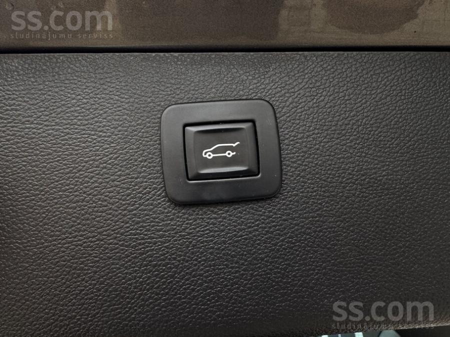Grey Opel Astra 2017 in Valmiera, with an engine capacity of 1.60 L and mileage of 225 thousand km for 6800 €, photo 20 on AUTOMOTO.COM.LV