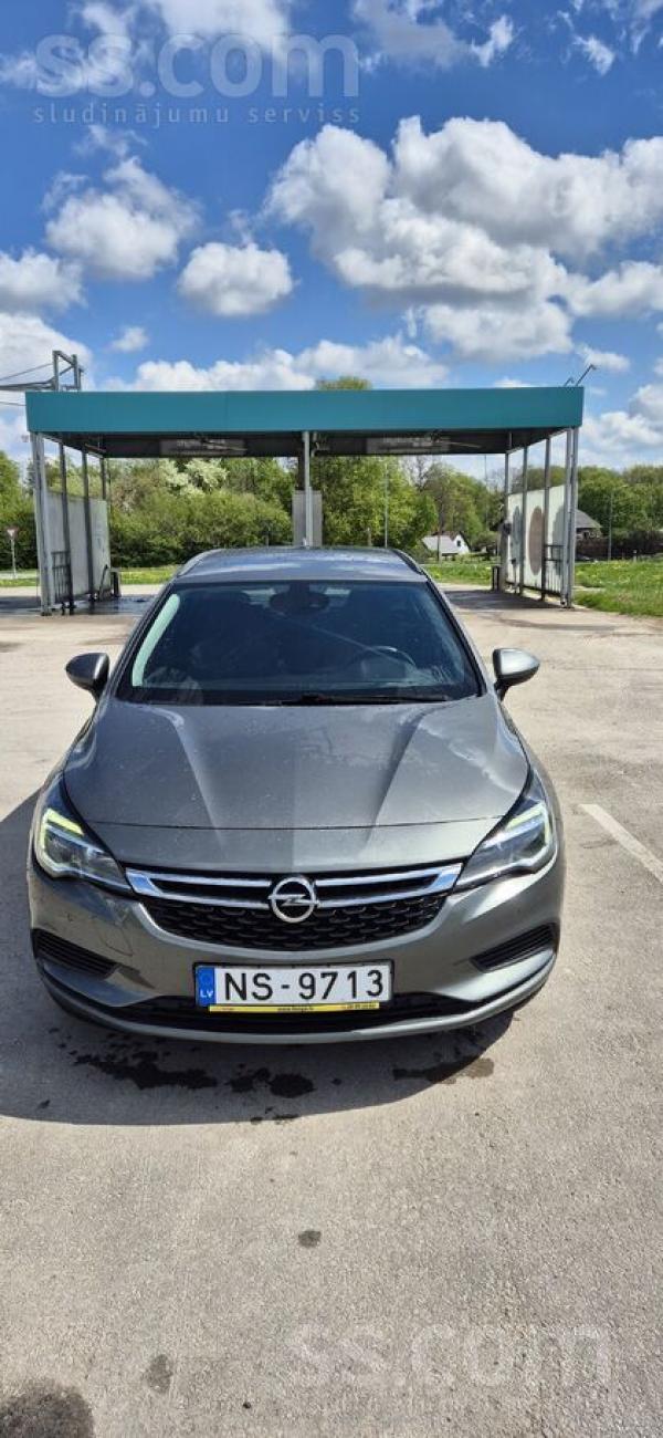 Pelēks Opel Astra 2017 Bauska, ar dzinēja tilpumu 1.60 L un nobraukumu 197 tūkst. km par 6500 €, foto 1 vietnē AUTOMOTO.COM.LV