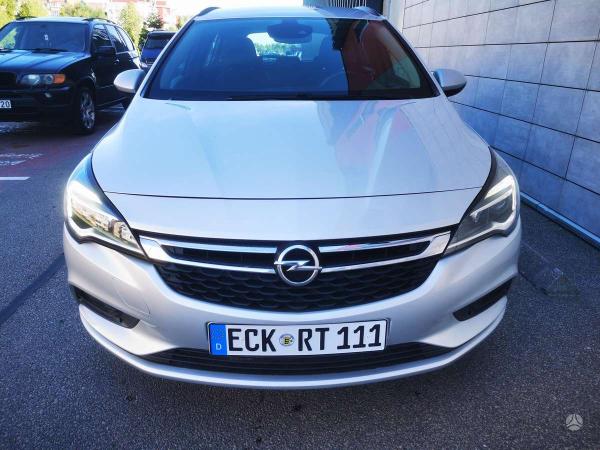 Grey Opel Astra 2017 in Klaipeda, with an engine capacity of 1.60 L and mileage of 147 thousand km for 6200 €, photo 2 on AUTOMOTO.COM.LV