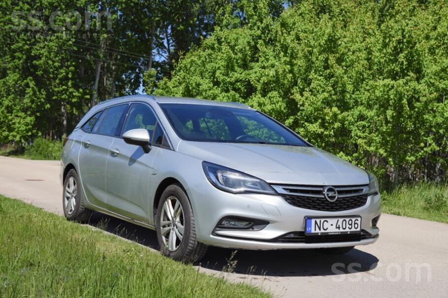 Grey Opel Astra 2017 in Riga, with an engine capacity of 1.60 L and mileage of 230 thousand km for 5700 €, photo 3 on AUTOMOTO.COM.LV