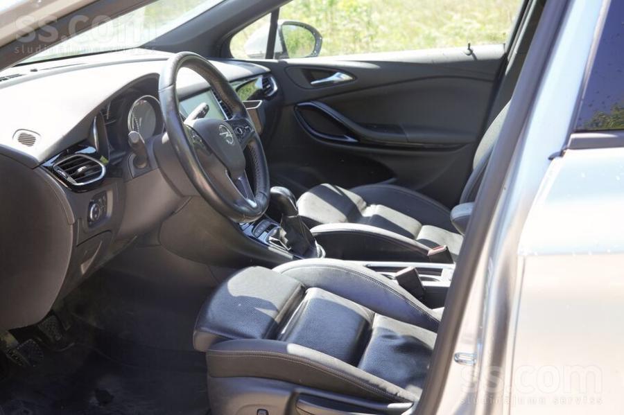 Grey Opel Astra 2017 in Riga, with an engine capacity of 1.60 L and mileage of 230 thousand km for 5700 €, photo 4 on AUTOMOTO.COM.LV