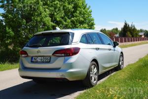 Grey Opel Astra 2017 in Riga, with an engine capacity of 1.60 L and mileage of 230 thousand km for 5700 €, photo 12 on AUTOMOTO.COM.LV
