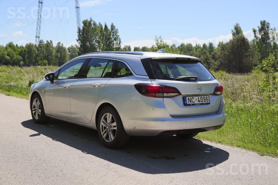 Grey Opel Astra 2017 in Riga, with an engine capacity of 1.60 L and mileage of 230 thousand km for 5700 €, photo 13 on AUTOMOTO.COM.LV