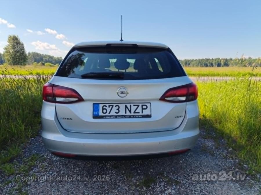 Grey Opel Astra 2017 in Otepaa, with an engine capacity of 1.60 L and mileage of 186 thousand km for 7999 €, photo 7 on AUTOMOTO.COM.LV
