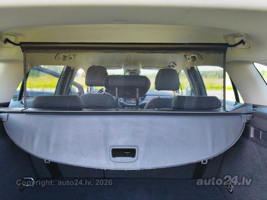Grey Opel Astra 2017 in Otepaa, with an engine capacity of 1.60 L and mileage of 186 thousand km for 7999 €, photo 17 on AUTOMOTO.COM.LV