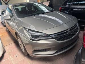 Pelēks Opel Astra 2017 Šauļi, ar dzinēja tilpumu 1.60 L un nobraukumu 163 tūkst. km par 5600 €, foto 3 vietnē AUTOMOTO.COM.LV