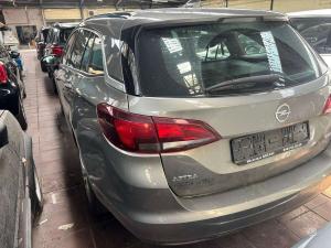 Pelēks Opel Astra 2017 Šauļi, ar dzinēja tilpumu 1.60 L un nobraukumu 163 tūkst. km par 5600 €, foto 6 vietnē AUTOMOTO.COM.LV