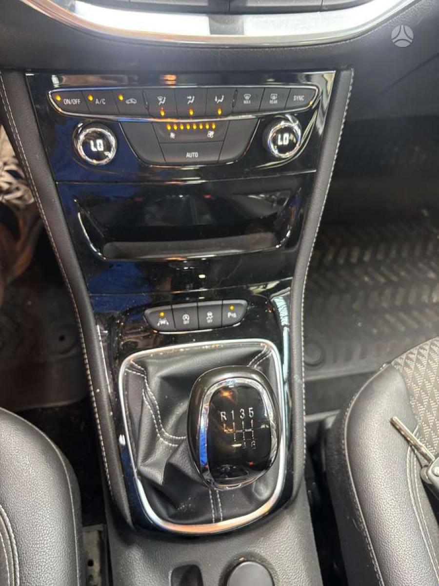Pelēks Opel Astra 2017 Šauļi, ar dzinēja tilpumu 1.60 L un nobraukumu 163 tūkst. km par 5600 €, foto 13 vietnē AUTOMOTO.COM.LV