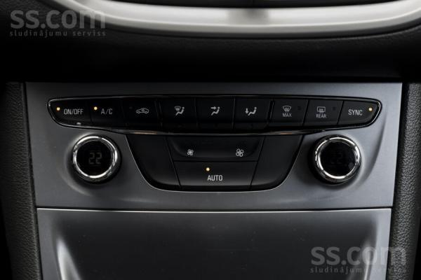 Grey Opel Astra 2017 in Riga, with an engine capacity of 1.60 L and mileage of 192 thousand km for 8650 €, photo 10 on AUTOMOTO.COM.LV