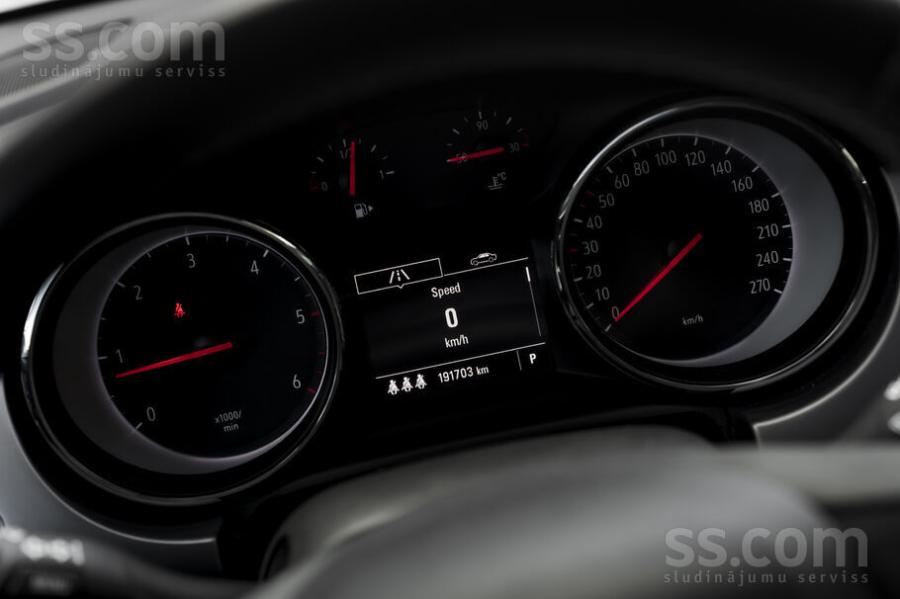 Grey Opel Astra 2017 in Riga, with an engine capacity of 1.60 L and mileage of 192 thousand km for 8650 €, photo 13 on AUTOMOTO.COM.LV