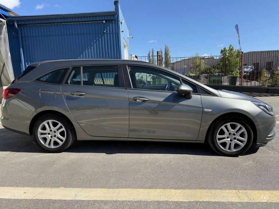 Pelēks Opel Astra 2017 Klaipėda, ar dzinēja tilpumu 1.60 L un nobraukumu 202 tūkst. km par 5150 €, foto 5 vietnē AUTOMOTO.COM.LV