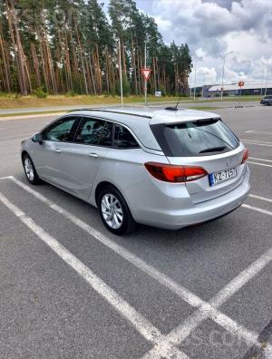Grey Opel Astra 2017 in Riga, with an engine capacity of 1.40 L and mileage of 178 thousand km for 7200 €, photo 4 on AUTOMOTO.COM.LV
