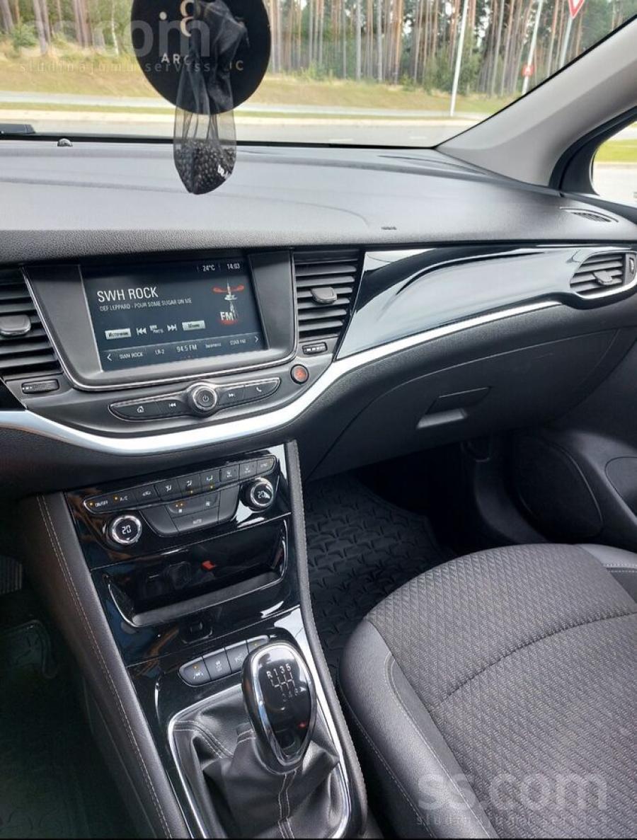 Grey Opel Astra 2017 in Riga, with an engine capacity of 1.40 L and mileage of 178 thousand km for 7200 €, photo 7 on AUTOMOTO.COM.LV