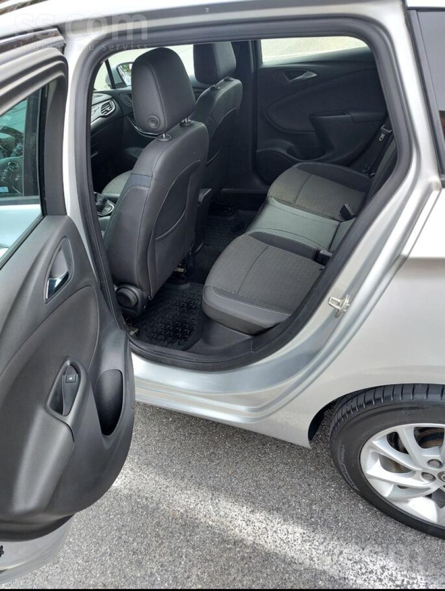 Grey Opel Astra 2017 in Riga, with an engine capacity of 1.40 L and mileage of 178 thousand km for 7200 €, photo 12 on AUTOMOTO.COM.LV