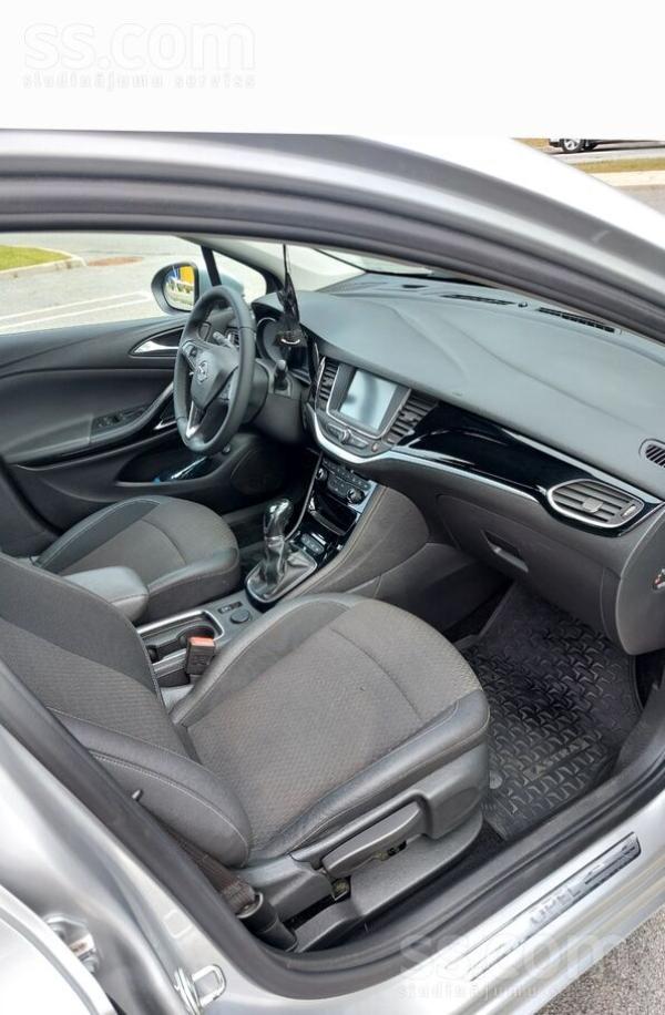 Grey Opel Astra 2017 in Riga, with an engine capacity of 1.40 L and mileage of 178 thousand km for 7200 €, photo 5 on AUTOMOTO.COM.LV