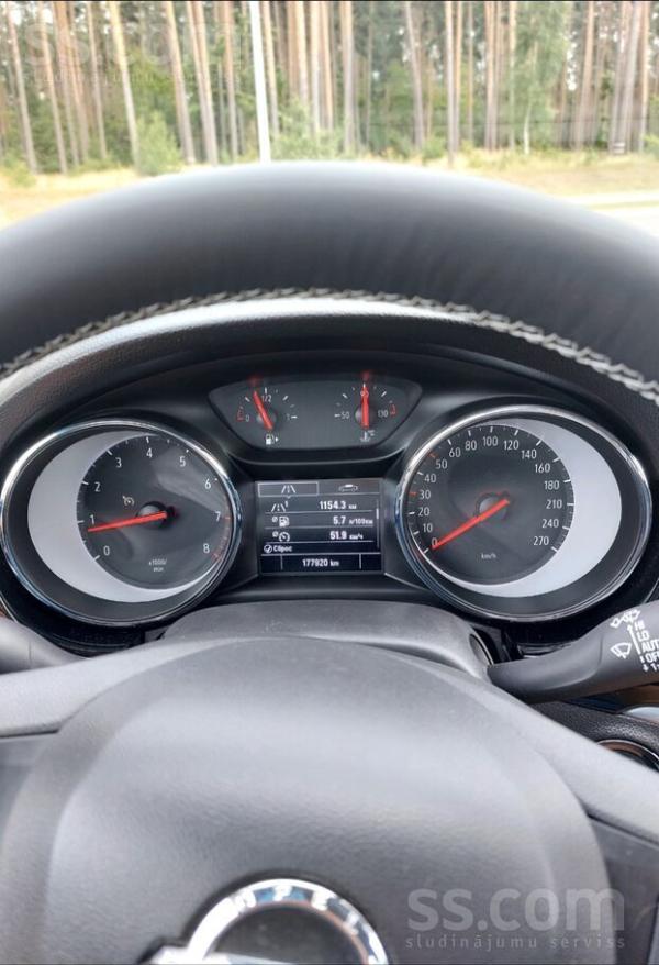 Grey Opel Astra 2017 in Riga, with an engine capacity of 1.40 L and mileage of 178 thousand km for 7200 €, photo 9 on AUTOMOTO.COM.LV