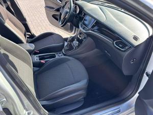 Pelēks Opel Astra 2017 Telšiai, ar dzinēja tilpumu 1.60 L un nobraukumu 235 tūkst. km par 6300 €, foto 18 vietnē AUTOMOTO.COM.LV