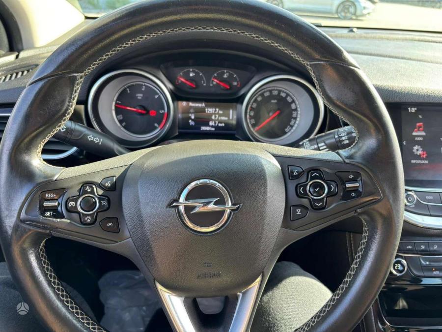 Pelēks Opel Astra 2017 Telšiai, ar dzinēja tilpumu 1.60 L un nobraukumu 235 tūkst. km par 6300 €, foto 22 vietnē AUTOMOTO.COM.LV