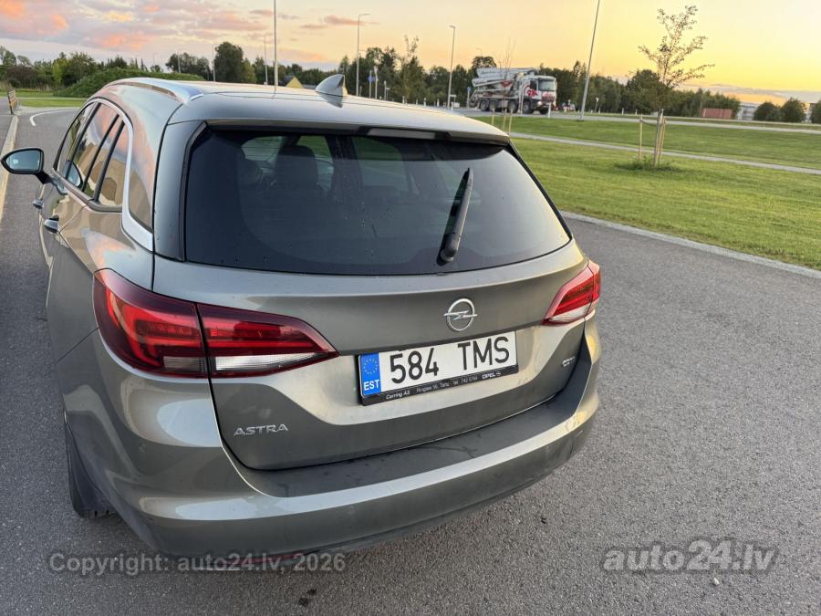 Grey Opel Astra 2017 in Tallinn, with an engine capacity of 1.60 L and mileage of 175 thousand km for 8499 €, photo 4 on AUTOMOTO.COM.LV
