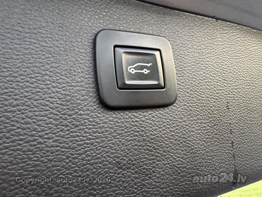Grey Opel Astra 2017 in Tallinn, with an engine capacity of 1.60 L and mileage of 175 thousand km for 8499 €, photo 10 on AUTOMOTO.COM.LV