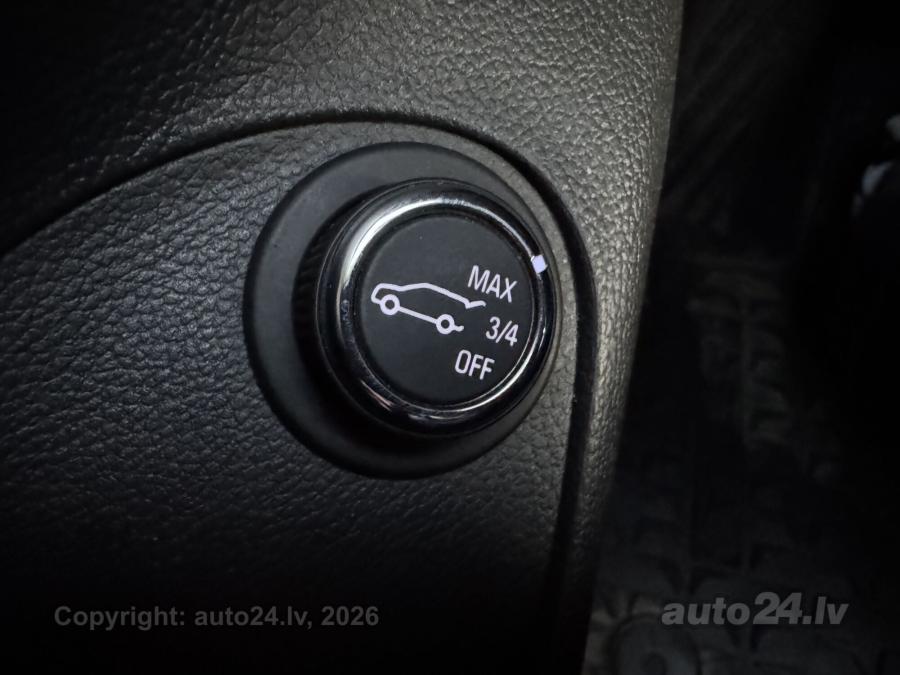 Grey Opel Astra 2017 in Tallinn, with an engine capacity of 1.60 L and mileage of 175 thousand km for 8499 €, photo 11 on AUTOMOTO.COM.LV