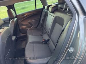 Grey Opel Astra 2017 in Tallinn, with an engine capacity of 1.60 L and mileage of 175 thousand km for 8499 €, photo 13 on AUTOMOTO.COM.LV