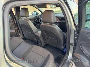 Grey Opel Astra 2017 in Tallinn, with an engine capacity of 1.60 L and mileage of 175 thousand km for 8499 €, photo 14 on AUTOMOTO.COM.LV
