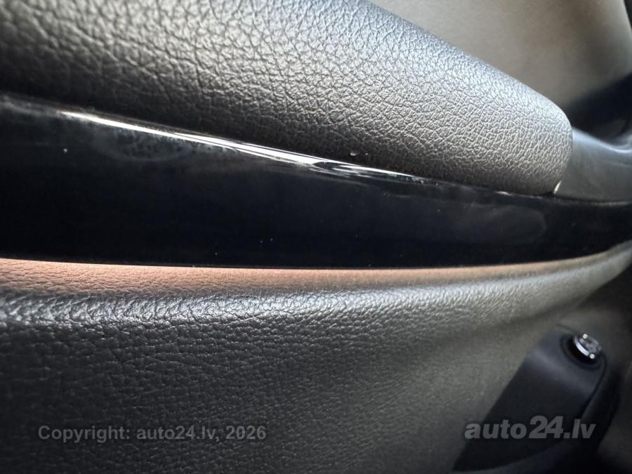Grey Opel Astra 2017 in Tallinn, with an engine capacity of 1.60 L and mileage of 175 thousand km for 8499 €, photo 15 on AUTOMOTO.COM.LV