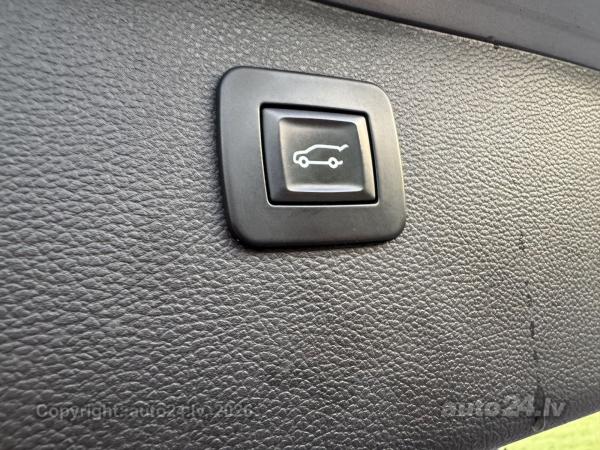 Grey Opel Astra 2017 in Tallinn, with an engine capacity of 1.60 L and mileage of 175 thousand km for 8499 €, photo 10 on AUTOMOTO.COM.LV