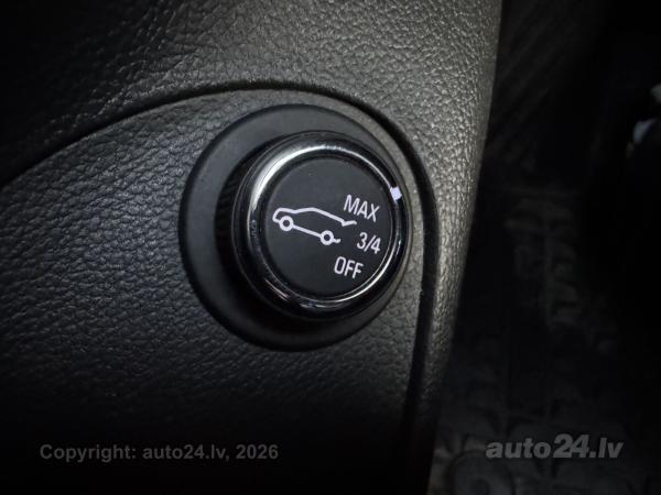 Grey Opel Astra 2017 in Tallinn, with an engine capacity of 1.60 L and mileage of 175 thousand km for 8499 €, photo 11 on AUTOMOTO.COM.LV