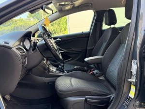 Grey Opel Astra 2017 in Vilnius, with an engine capacity of 1.60 L and mileage of 169 thousand km for 4900 €, photo 13 on AUTOMOTO.COM.LV