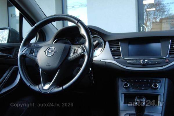 Grey Opel Astra 2018 in Tallinn, with an engine capacity of 1.60 L and mileage of 141 thousand km for 9400 €, photo 11 on AUTOMOTO.COM.LV