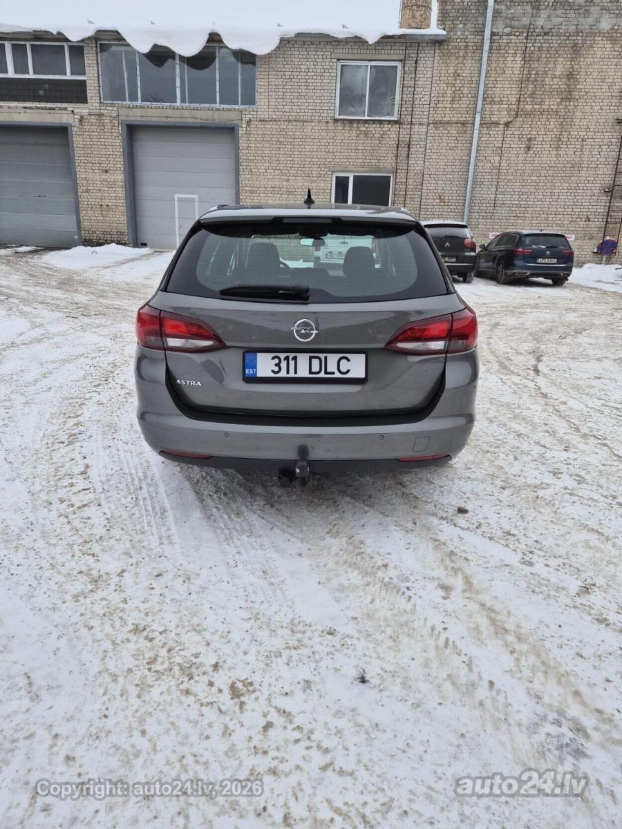 Grey Opel Astra 2018 in Tallinn, with an engine capacity of 1.60 L and mileage of 151 thousand km for 8000 €, photo 3 on AUTOMOTO.COM.LV