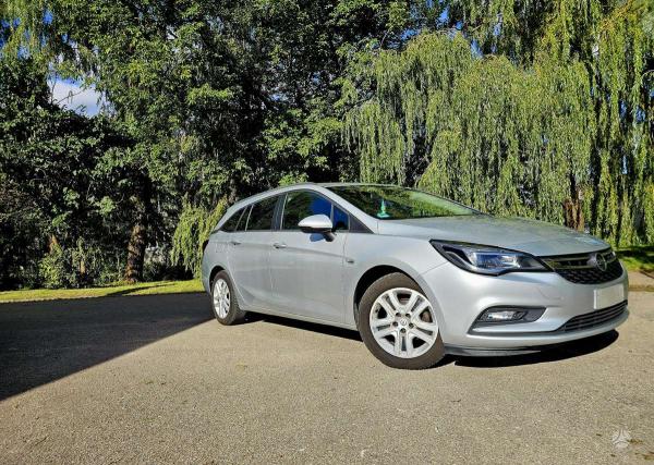Grey Opel Astra 2018 in Kretinga, with an engine capacity of 1.60 L and mileage of 281 thousand km for 6300 €, photo 6 on AUTOMOTO.COM.LV