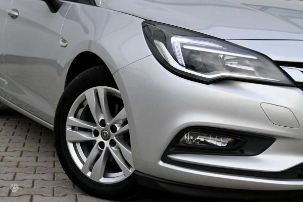 Grey Opel Astra 2018 in Kretinga, with an engine capacity of 1.60 L and mileage of 139 thousand km for 6450 €, photo 6 on AUTOMOTO.COM.LV