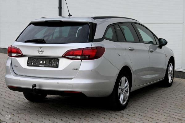 Grey Opel Astra 2018 in Kretinga, with an engine capacity of 1.60 L and mileage of 139 thousand km for 6450 €, photo 8 on AUTOMOTO.COM.LV