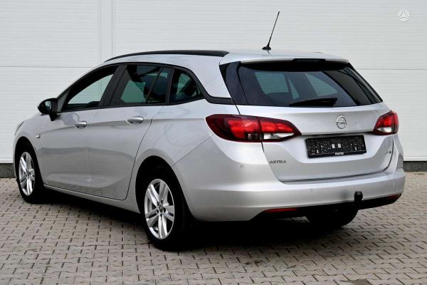 Grey Opel Astra 2018 in Kretinga, with an engine capacity of 1.60 L and mileage of 139 thousand km for 6450 €, photo 10 on AUTOMOTO.COM.LV