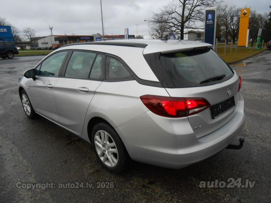 Grey Opel Astra 2018 in Viljandi, with an engine capacity of 1.60 L and mileage of 222 thousand km for 7890 €, photo 4 on AUTOMOTO.COM.LV