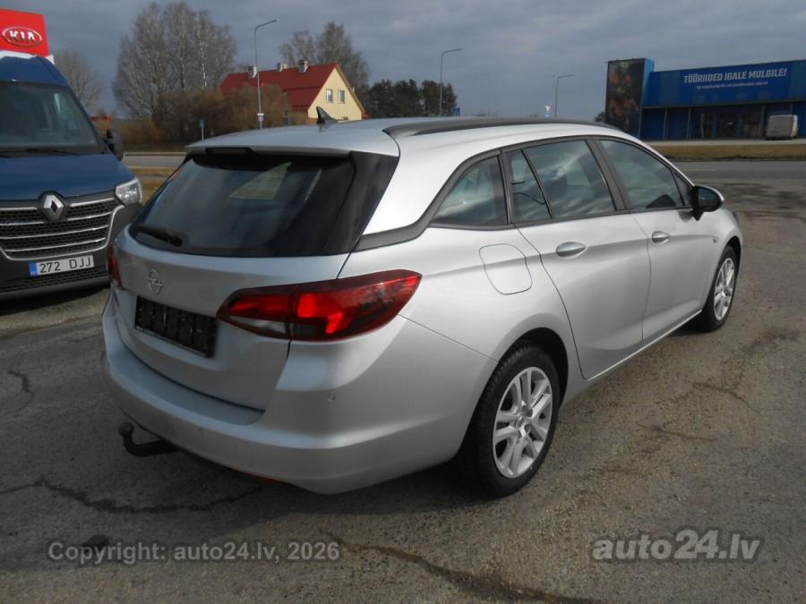 Grey Opel Astra 2018 in Viljandi, with an engine capacity of 1.60 L and mileage of 222 thousand km for 7690 €, photo 2 on AUTOMOTO.COM.LV
