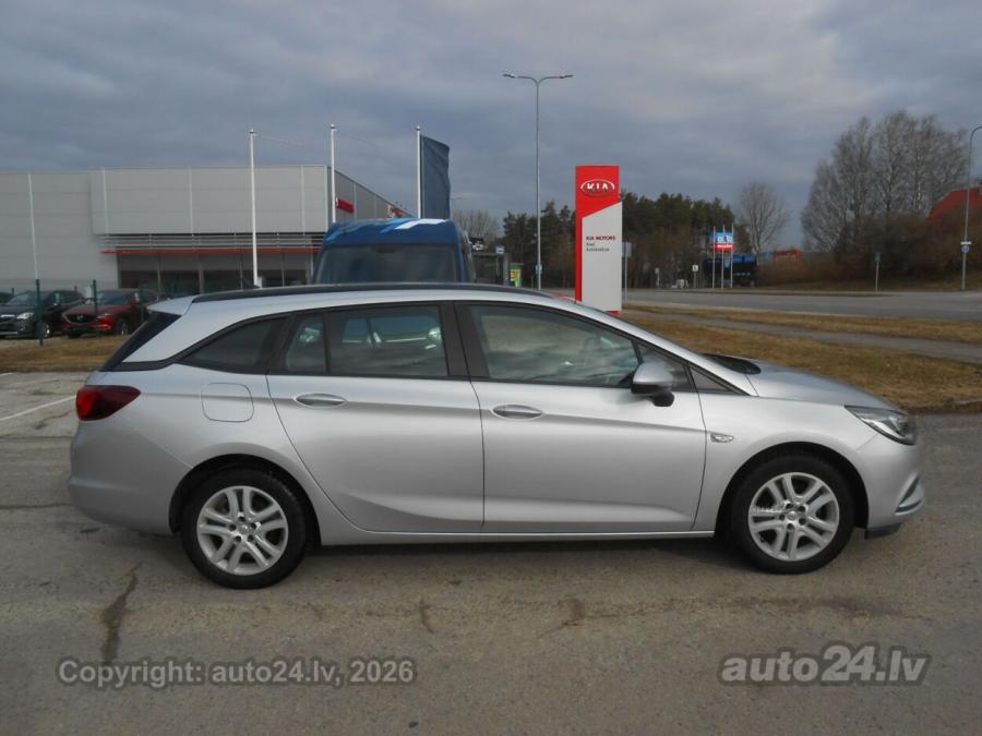 Grey Opel Astra 2018 in Viljandi, with an engine capacity of 1.60 L and mileage of 222 thousand km for 7690 €, photo 21 on AUTOMOTO.COM.LV