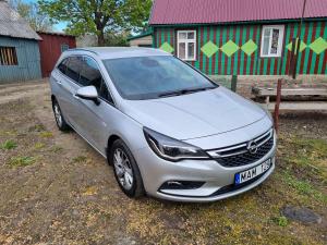 Grey Opel Astra 2018 in Birzai, with an engine capacity of 1.00 L and mileage of 94 thousand km for 6900 €, photo 3 on AUTOMOTO.COM.LV