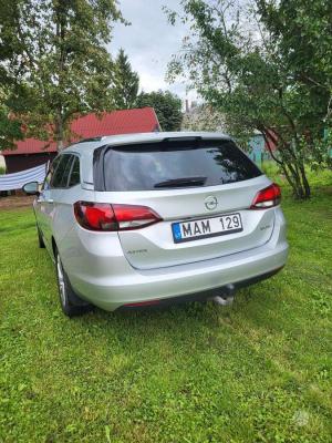 Grey Opel Astra 2018 in Birzai, with an engine capacity of 1.00 L and mileage of 94 thousand km for 6900 €, photo 5 on AUTOMOTO.COM.LV
