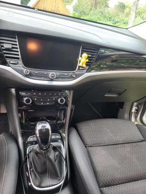Grey Opel Astra 2018 in Birzai, with an engine capacity of 1.00 L and mileage of 94 thousand km for 6900 €, photo 8 on AUTOMOTO.COM.LV