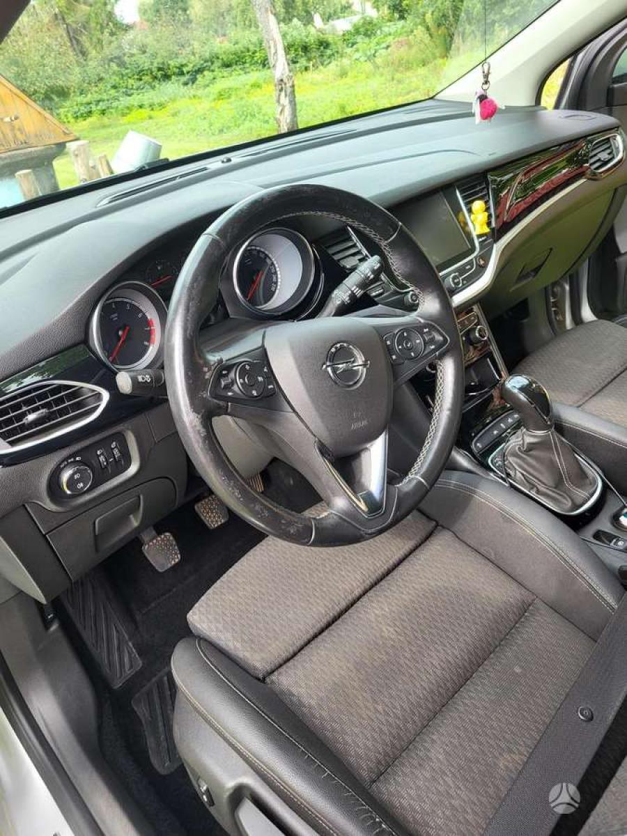 Grey Opel Astra 2018 in Birzai, with an engine capacity of 1.00 L and mileage of 94 thousand km for 6900 €, photo 9 on AUTOMOTO.COM.LV