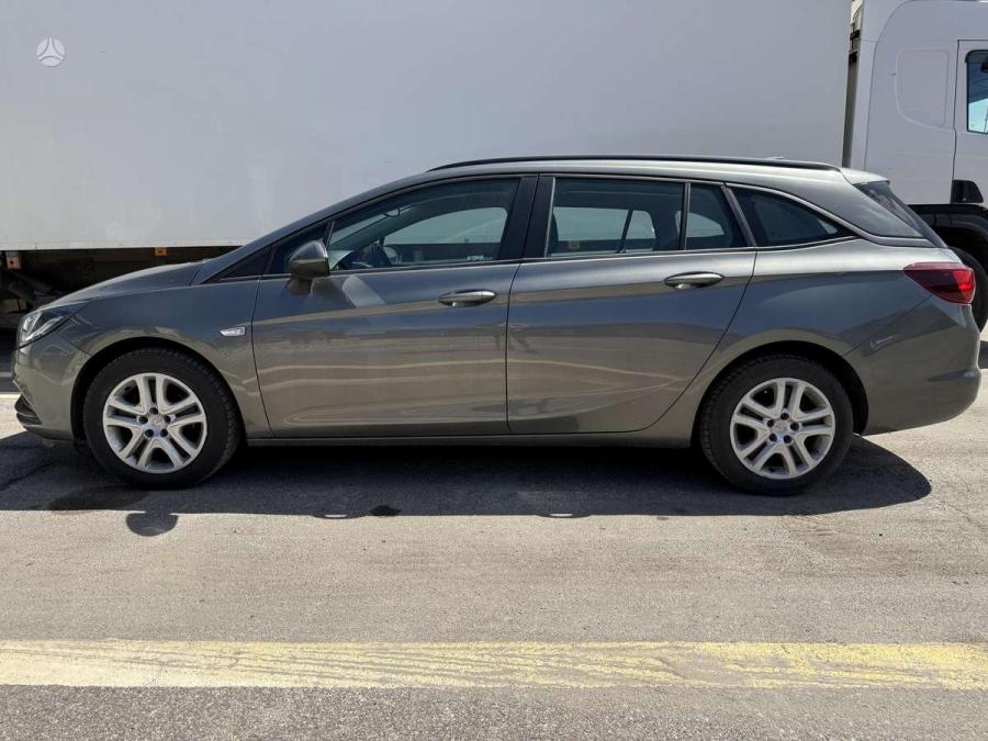 Grey Opel Astra 2018 in Klaipeda, with an engine capacity of 1.60 L and mileage of 203 thousand km for 5700 €, photo 6 on AUTOMOTO.COM.LV