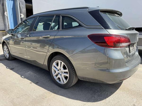 Grey Opel Astra 2018 in Klaipeda, with an engine capacity of 1.60 L and mileage of 203 thousand km for 5700 €, photo 6 on AUTOMOTO.COM.LV