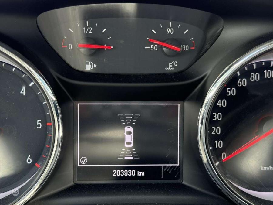 Grey Opel Astra 2018 in Klaipeda, with an engine capacity of 1.60 L and mileage of 203 thousand km for 5700 €, photo 12 on AUTOMOTO.COM.LV