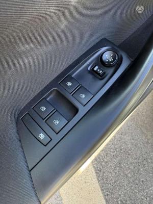 Grey Opel Astra 2018 in Klaipeda, with an engine capacity of 1.60 L and mileage of 203 thousand km for 5700 €, photo 17 on AUTOMOTO.COM.LV